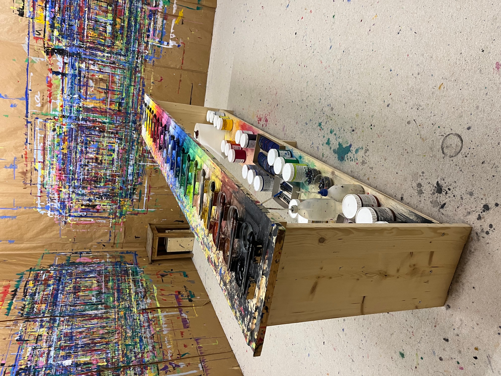 Freies Malen im Atelier (nach Arno Stern)